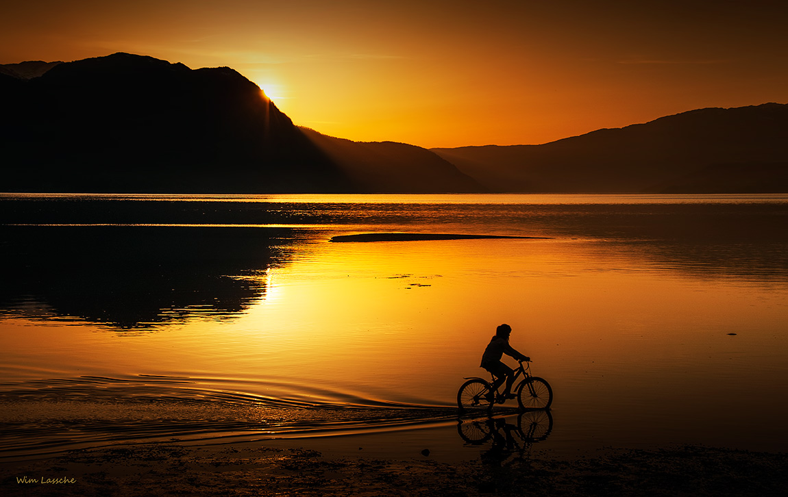 Фото Работа Cycling on Water / езда на велосипеде по воде фотографа Wim ...