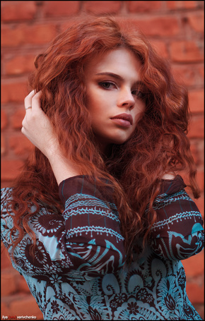 Фото Рыжеволосая девушка, ву Ilya Varivchenko
